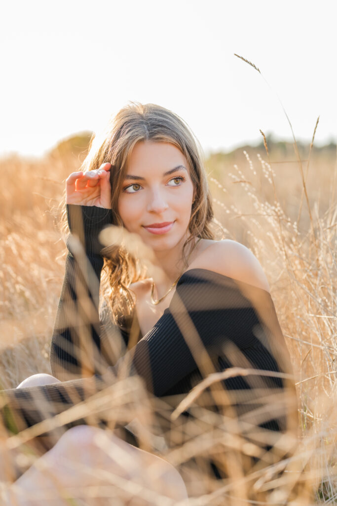 Julie - Late Summer Kirkland Senior Portraits at Discovery Park ...