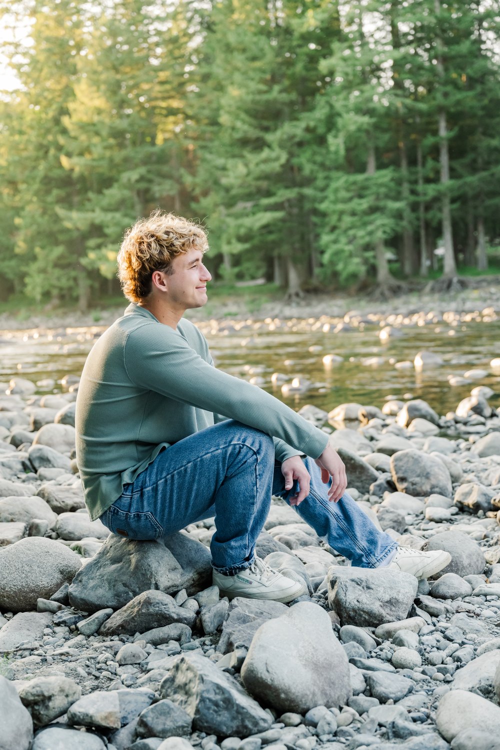 Summer North Bend Senior Photo Shoot - janellebarrowphotography.com